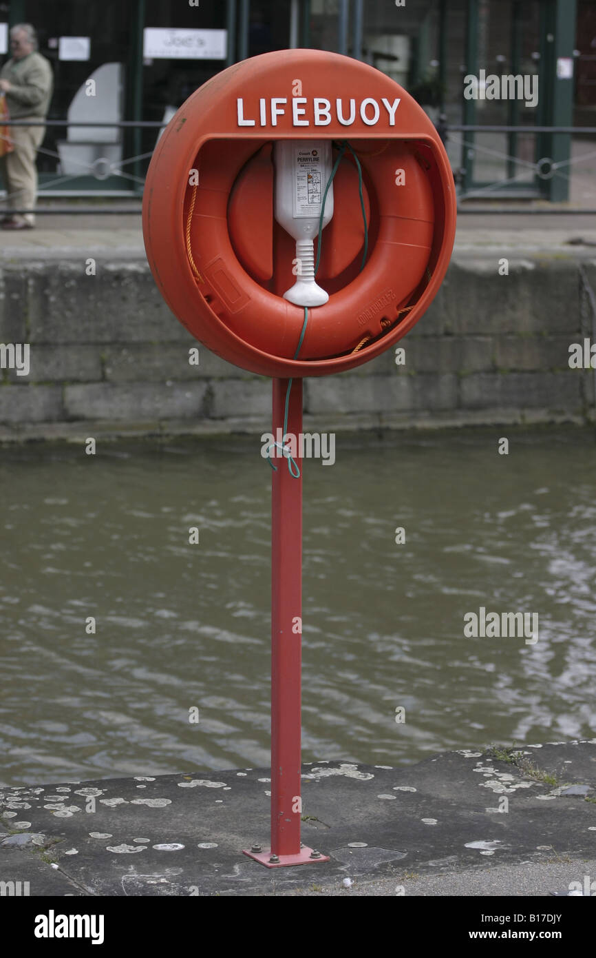 Red lifebouy hi-res stock photography and images - Alamy