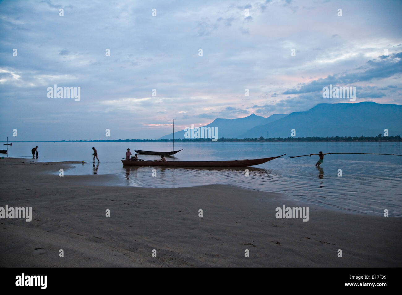 Don daeng river sunset hi-res stock photography and images - Alamy