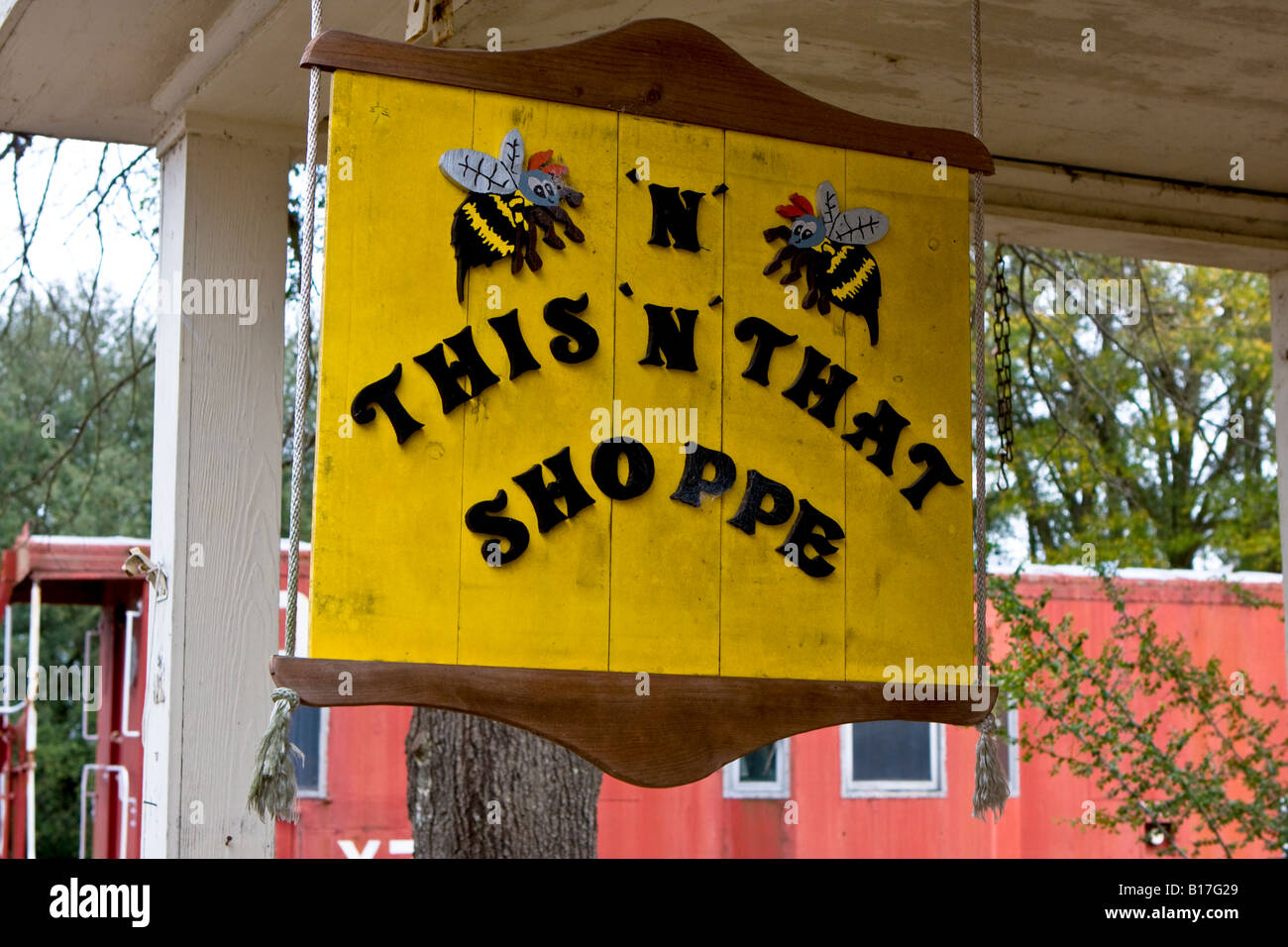 This "N" That Shoppe Sign in Andersonville Georgia USA Stock Photo - Alamy