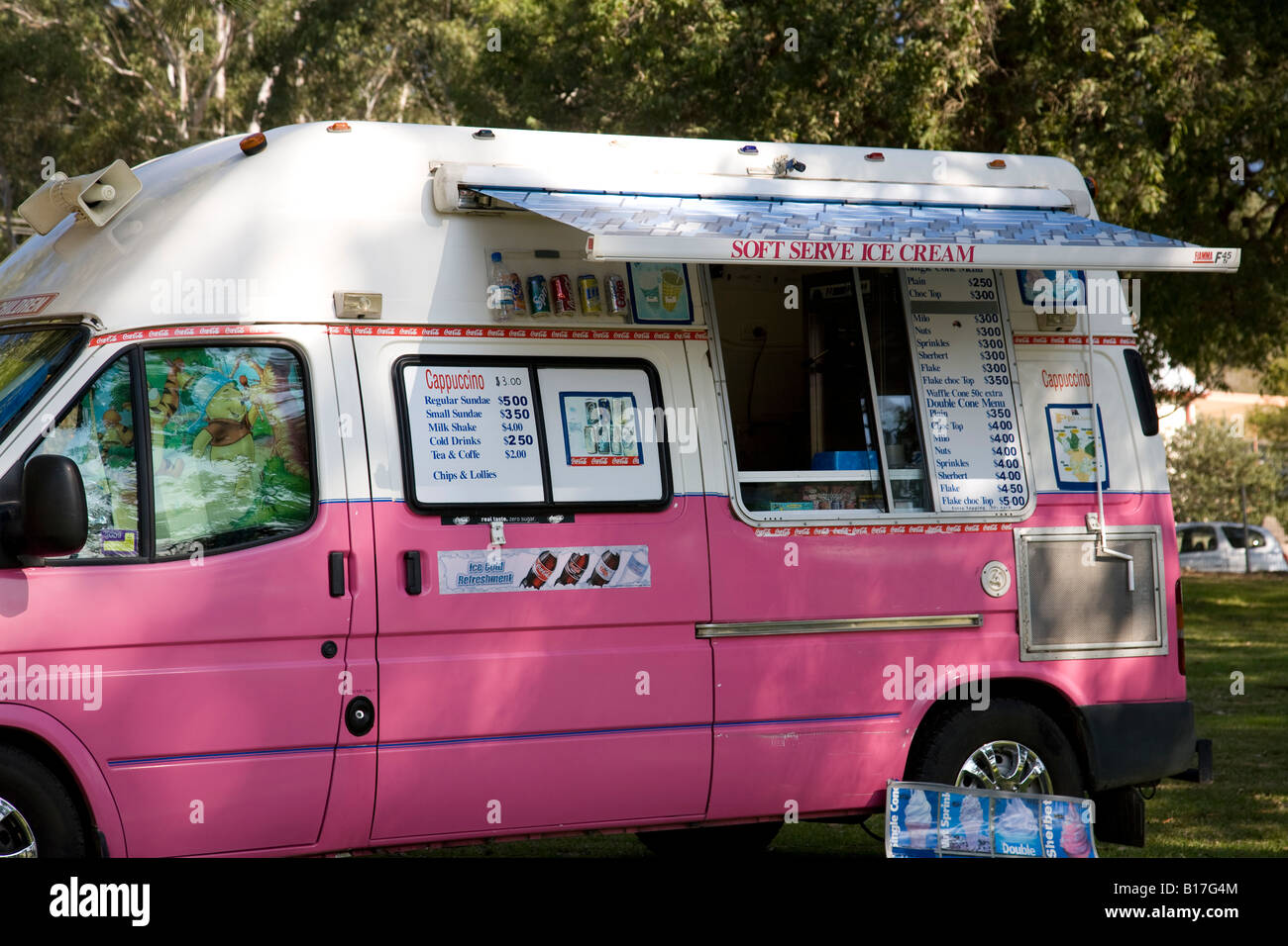 Pink ice cream van hi-res stock photography and images - Alamy
