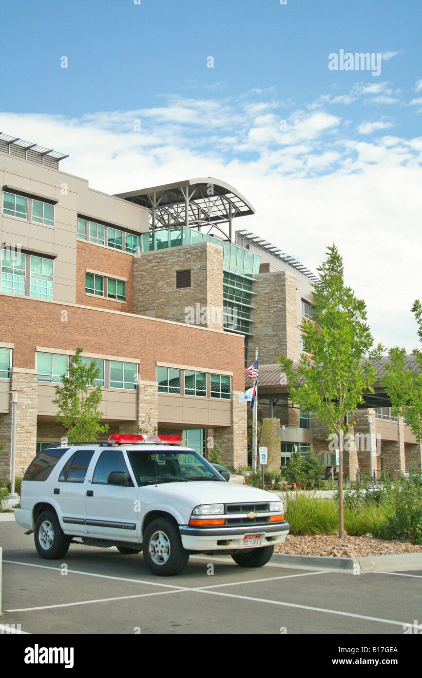 Hospital security guard hi-res stock photography and images - Alamy