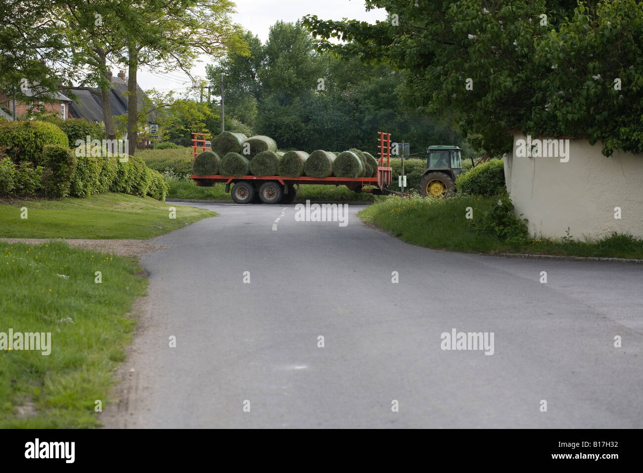 Hay truck hi-res stock photography and images - Alamy