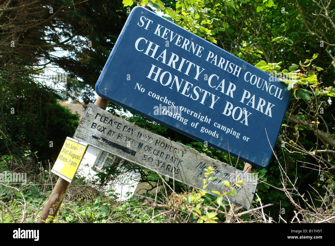 Car park honesty box sign hi-res stock photography and images - Alamy