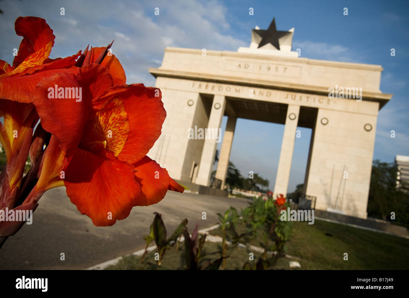 Ghana independence arch hi-res stock photography and images - Alamy