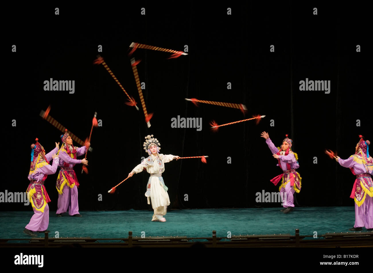 Pekin opera show hi-res stock photography and images - Alamy