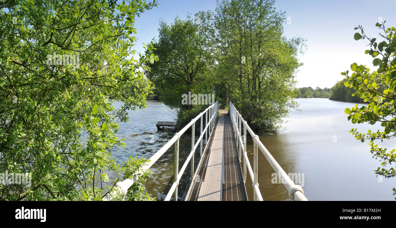 Walking alongside tracks hi-res stock photography and images - Alamy