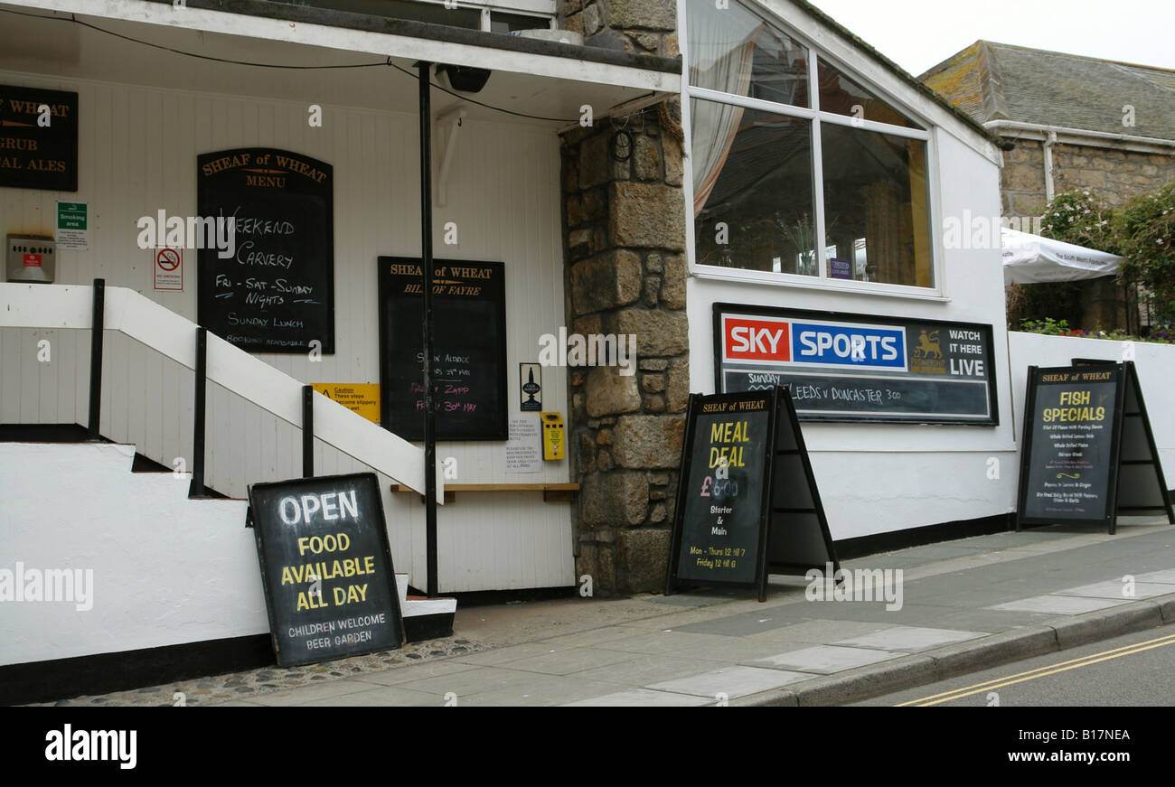 Cornish pub signs hi-res stock photography and images - Alamy