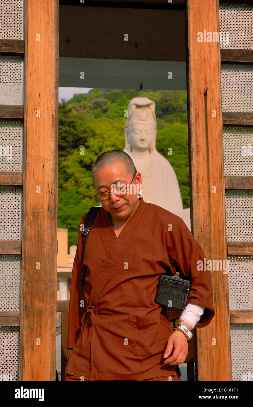 Japanese zen monk hi-res stock photography and images - Alamy