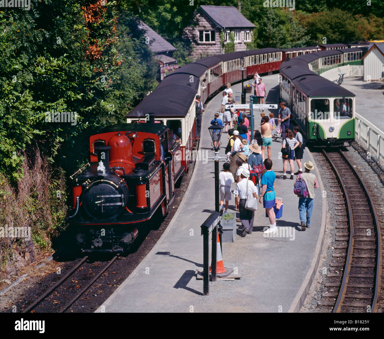 Ffestiniog Railway at Tan y Bwlch station The busiest of the North ...