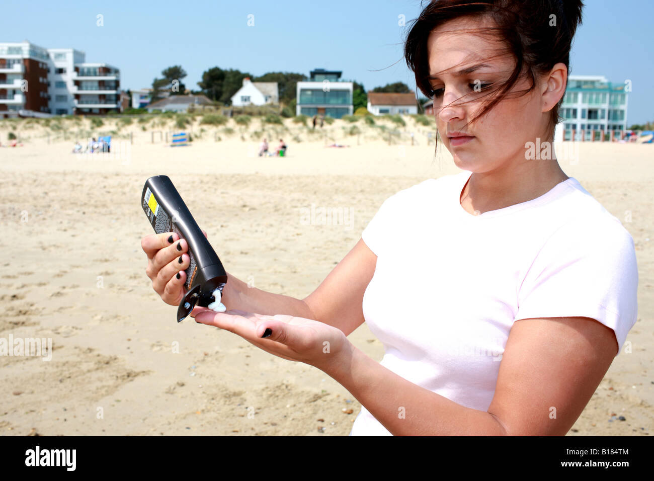 Teen girl sun tan lotion hi-res stock photography and images - Alamy