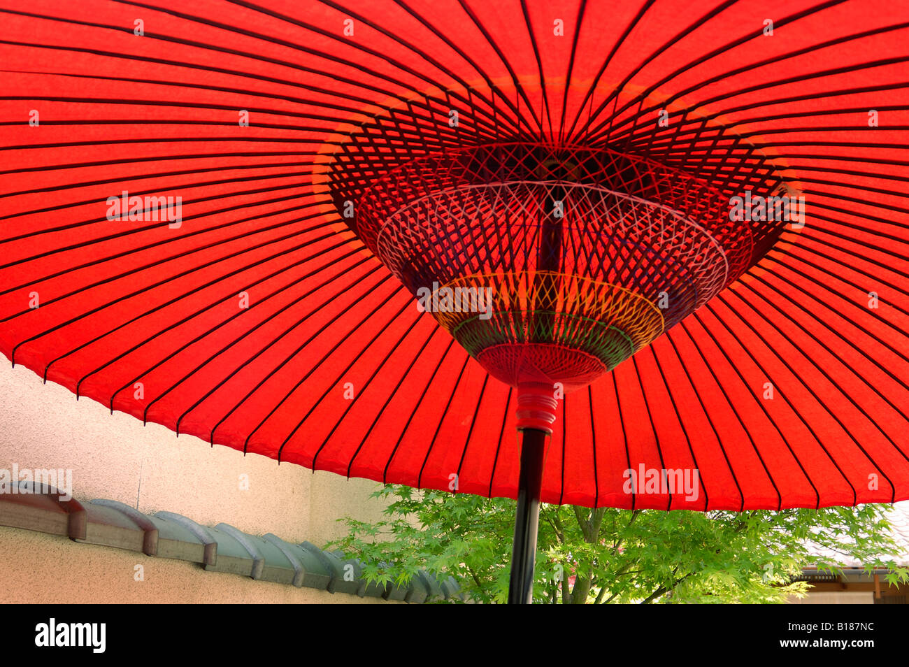 traditional japanese red paper umbrella Kyoto Japan Stock Photo - Alamy