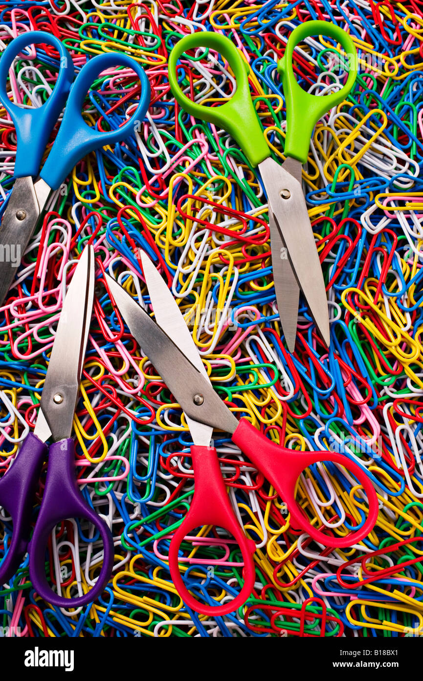 Multiple paper clips hi-res stock photography and images - Alamy