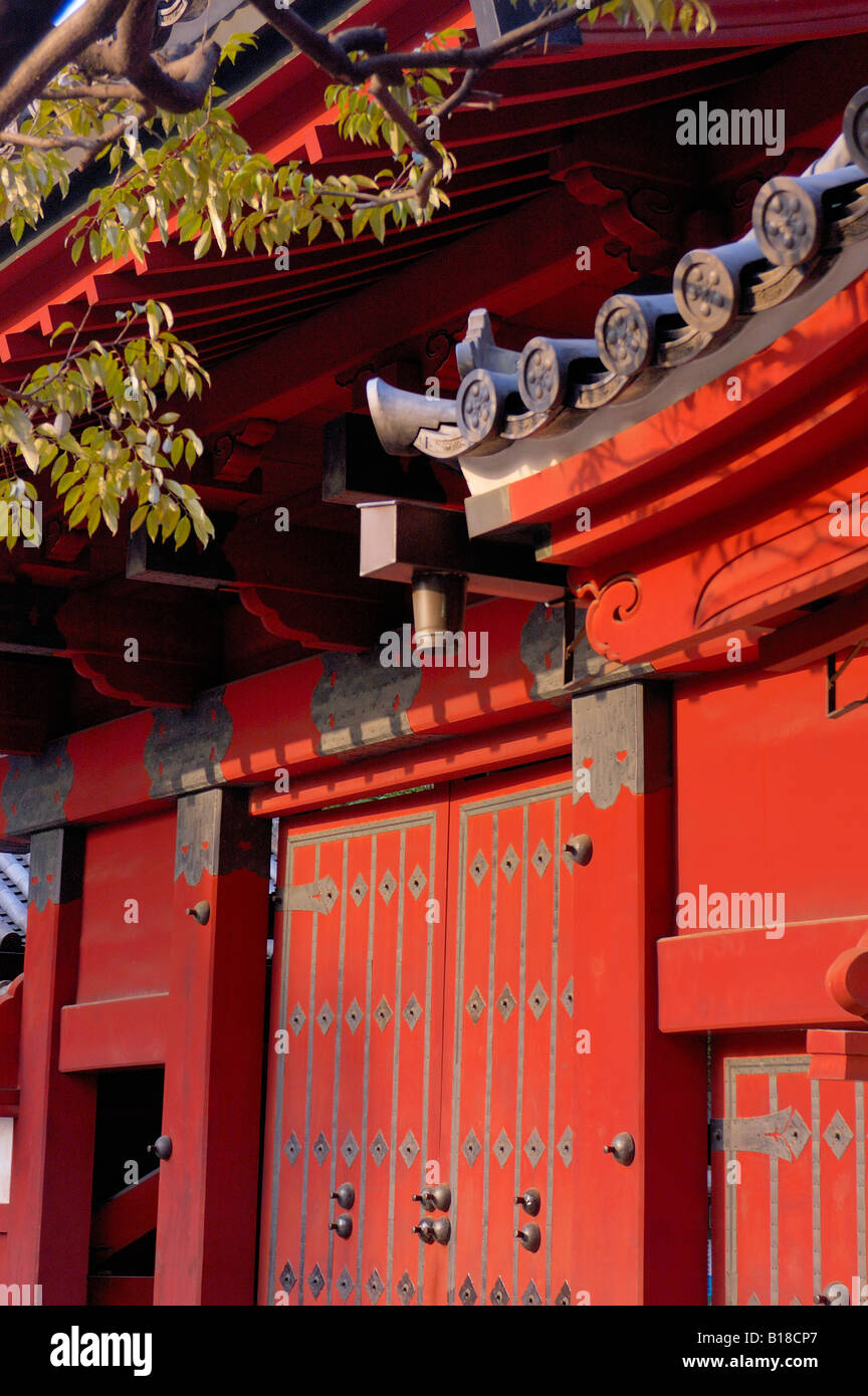 decorative red painted gate Tokyo Japan Stock Photo - Alamy