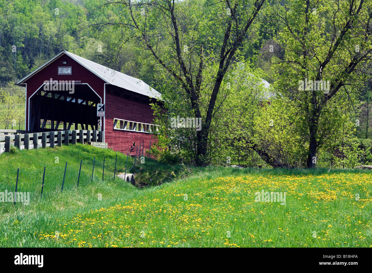 Covered bridge, Coaticook, Eastern Townships, Quebec, Canada Stock ...