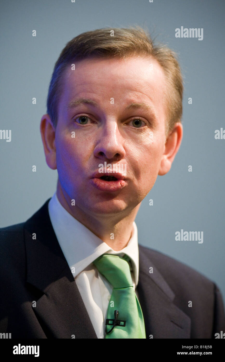 Journalist gove hi-res stock photography and images - Alamy