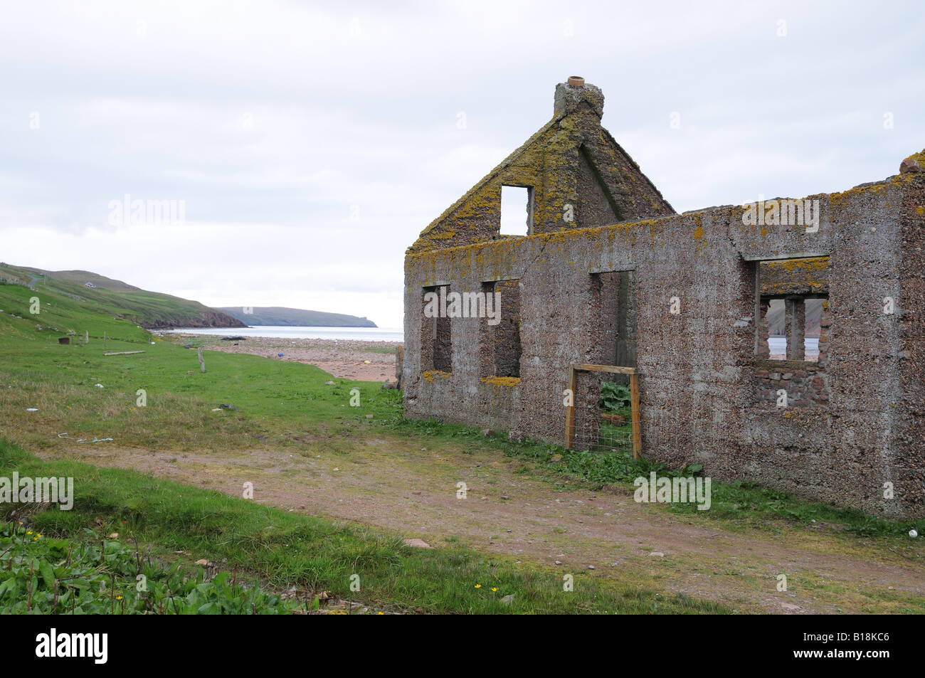 A ruined fishing shack in Shetland Stock Photo - Alamy