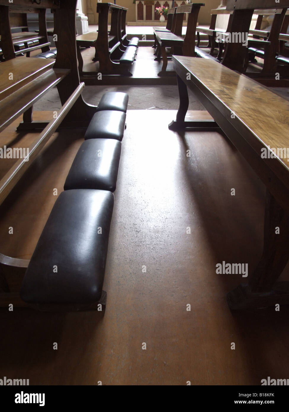 empty prayer benches in church Stock Photo - Alamy