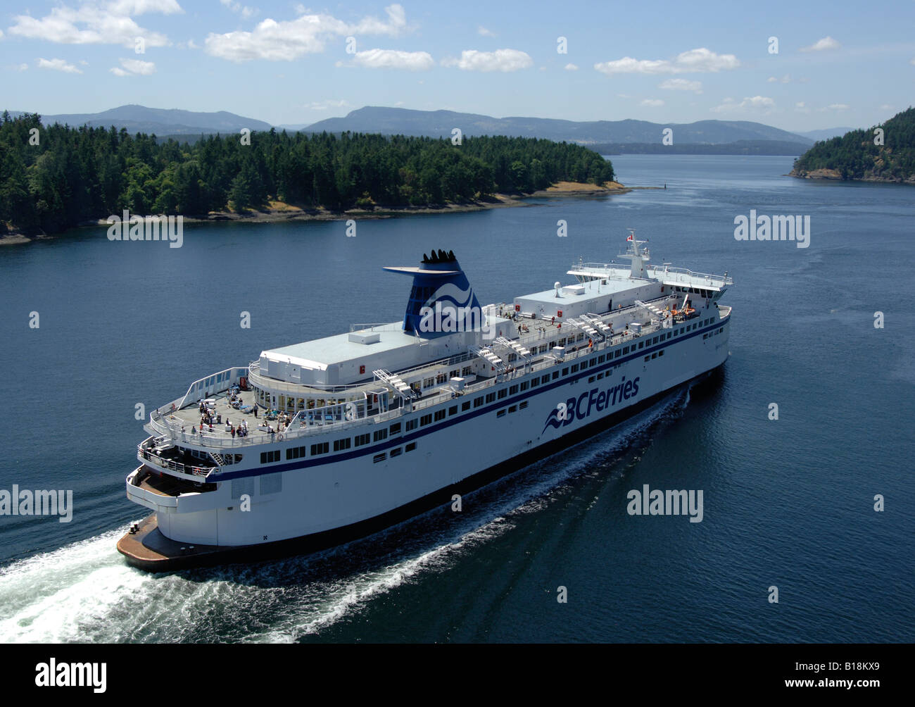 The BC Ferry, Spirit of British Columbia in Active Pass between Mayne ...