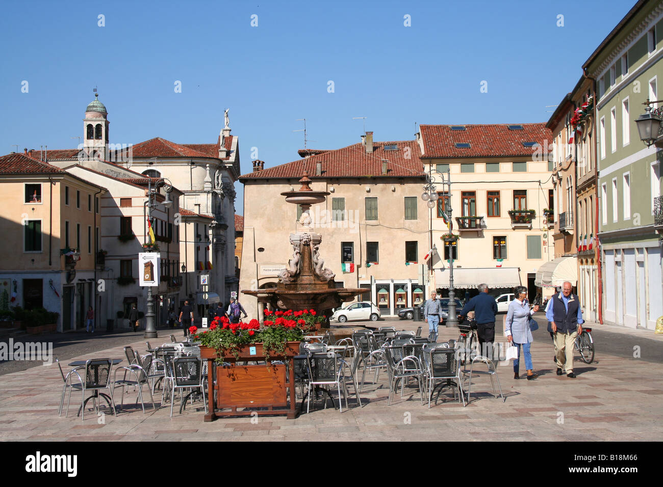 Fountain and square at Bassano del Grappa, Veneto, Italy Stock Photo ...