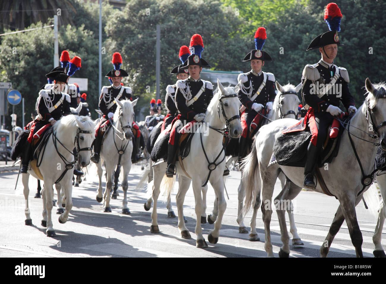 Italian police uniform hi-res stock photography and images - Alamy