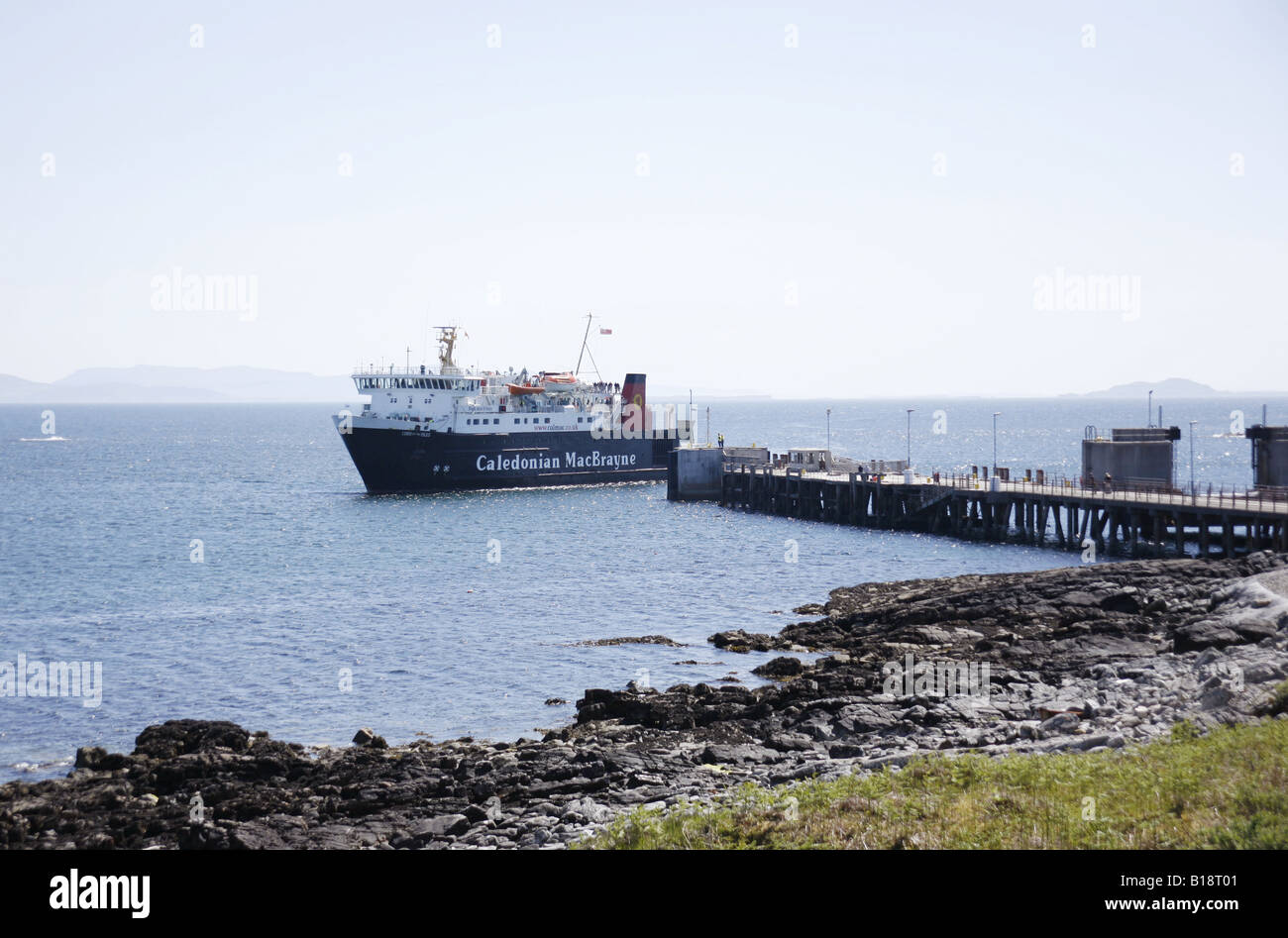 Coll ferry hi-res stock photography and images - Alamy