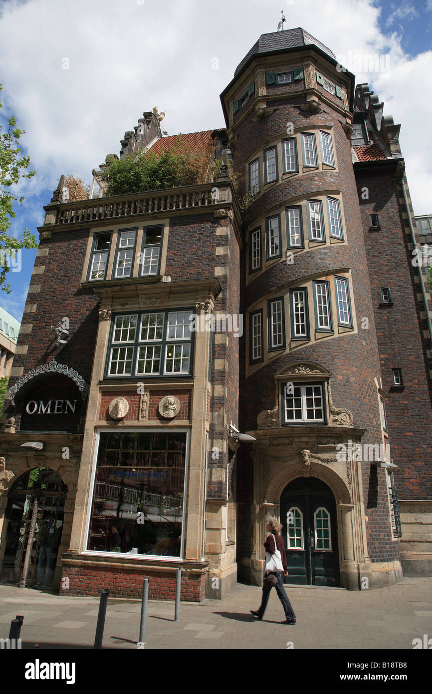 Germany Hamburg old house traditional architecture street scene Stock ...