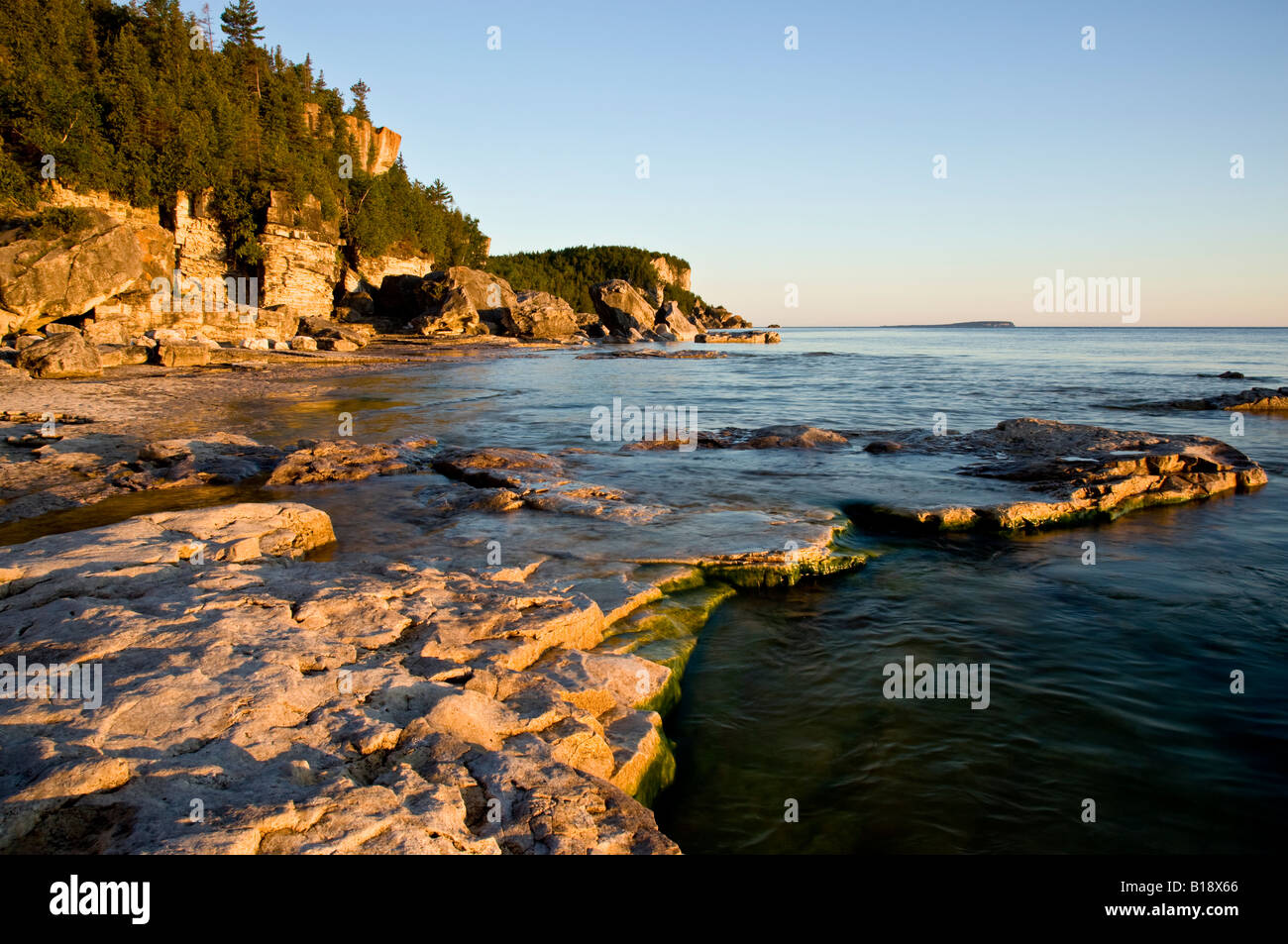 Niagara Escarpment at Halfway Log Dump along Bruce Trail, Bruce ...
