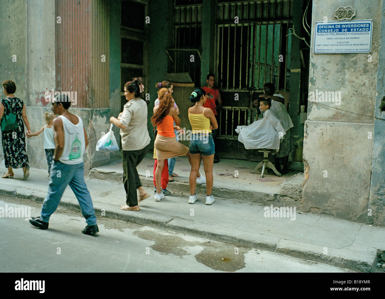 Street barber Old Town Havana Cuba Stock Photo - Alamy
