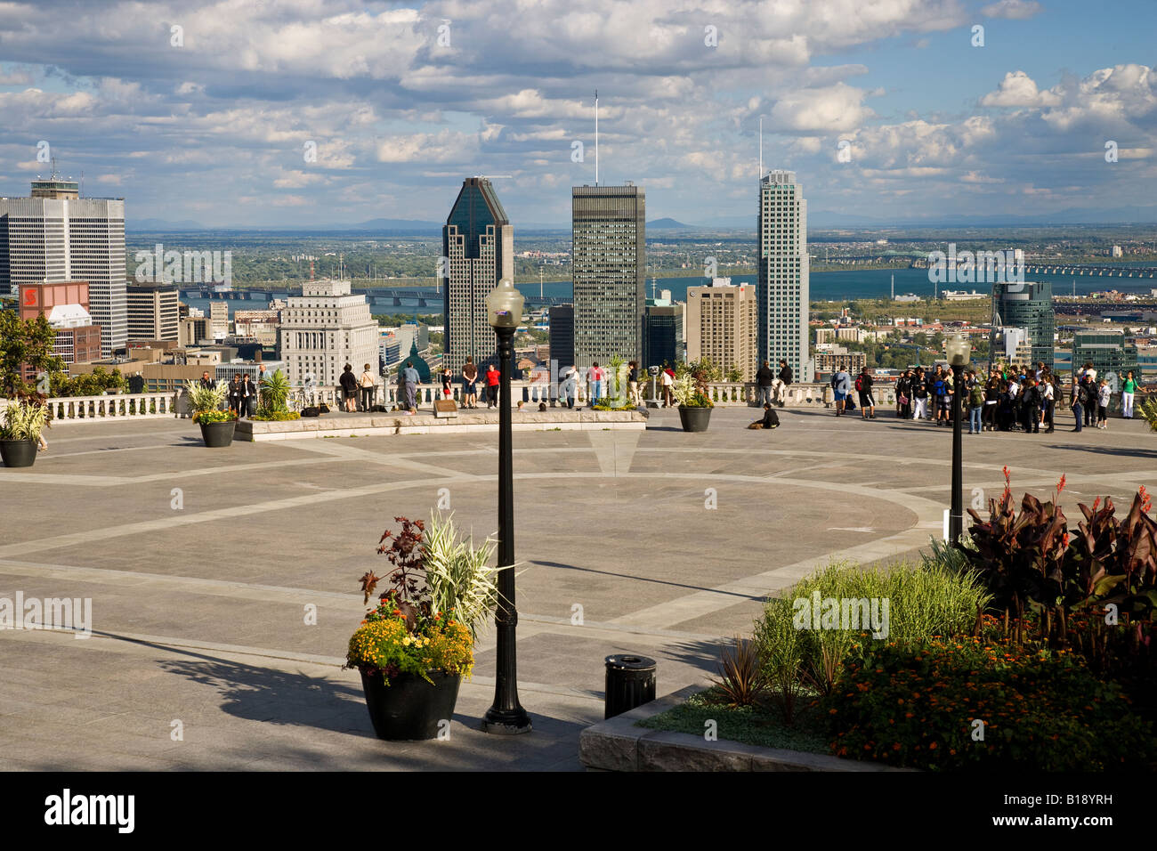 Mont royal viewpoint hi-res stock photography and images - Alamy