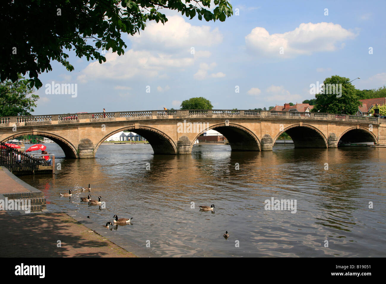 Henley town bridge is a road bridge built in 1786 hi-res stock ...