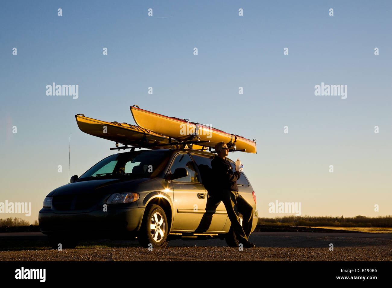 Kayaks on car hi-res stock photography and images - Alamy