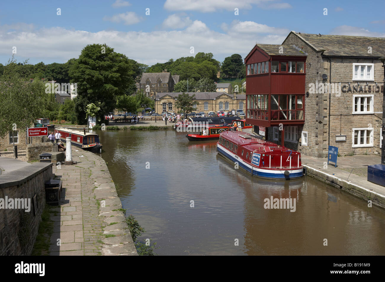 English barge canal tourism hi-res stock photography and images - Alamy