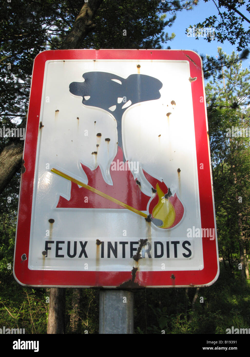 Feux interdits hi-res stock photography and images - Alamy