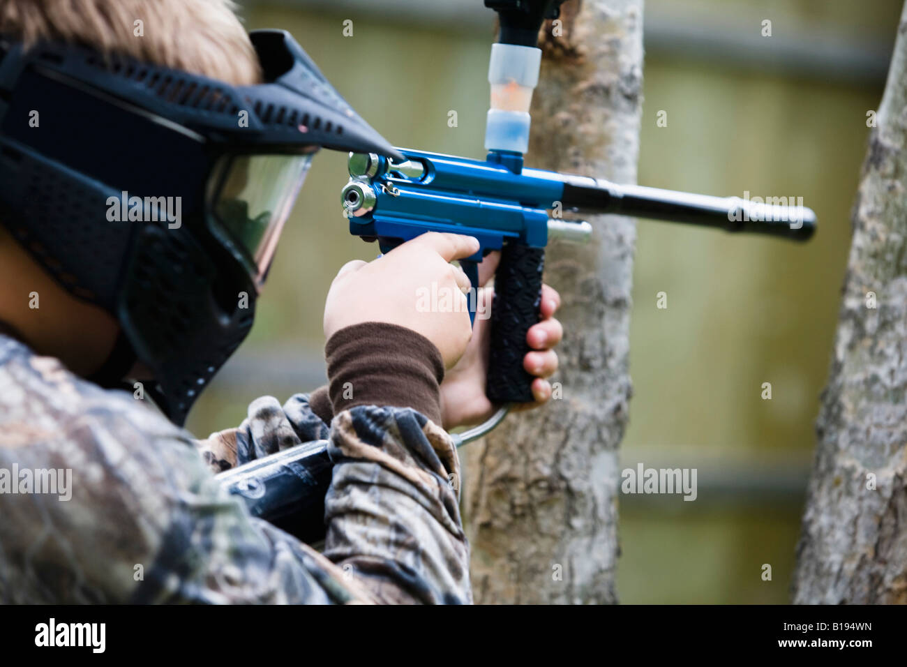 Gun aiming hi-res stock photography and images - Alamy