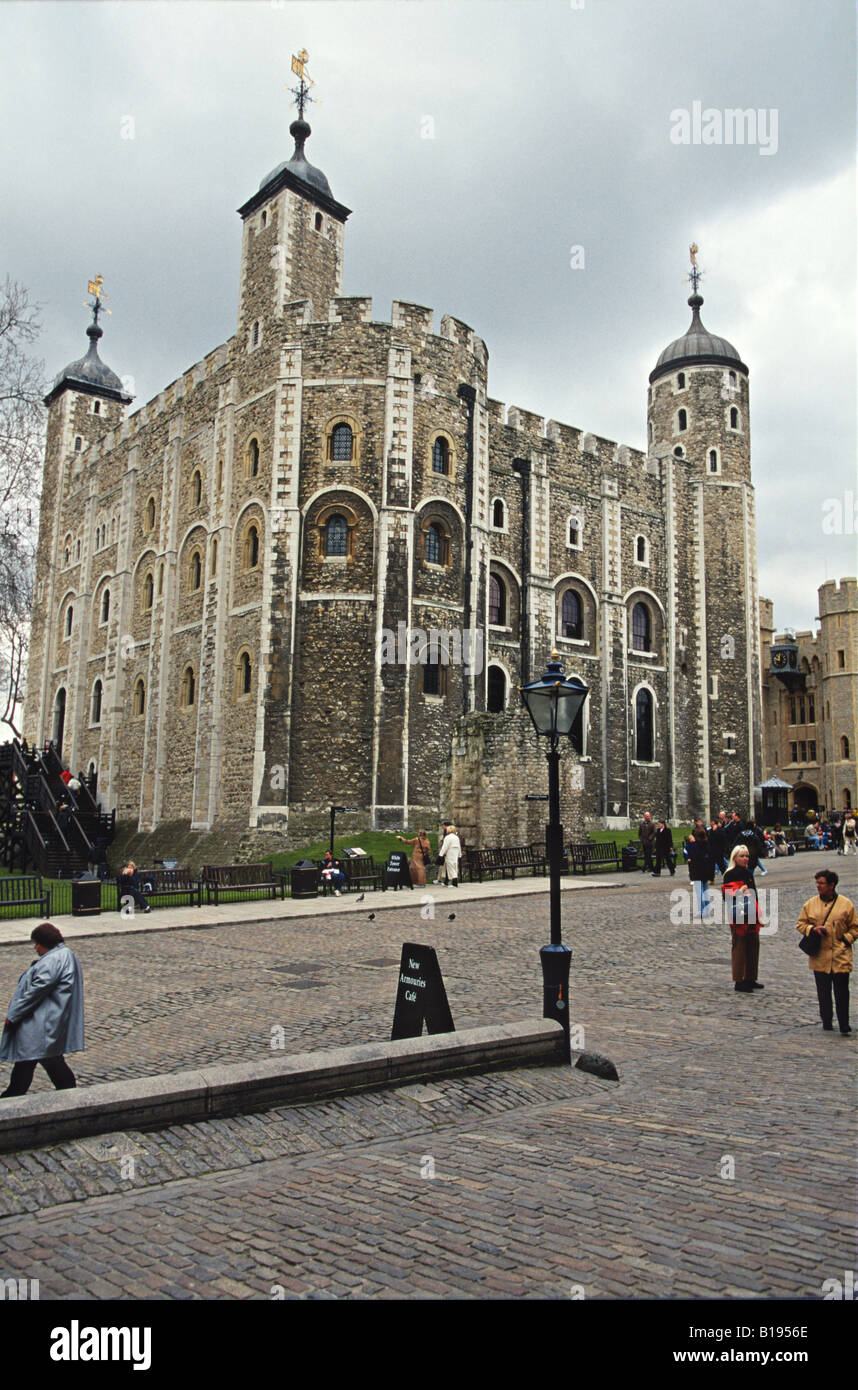 GREAT BRITAIN London White Tower at Tower of London historic site Stock ...
