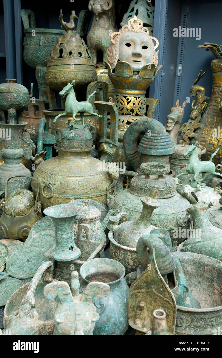 China Beijing Panjiayuan Antiques Market Stock Photo - Alamy