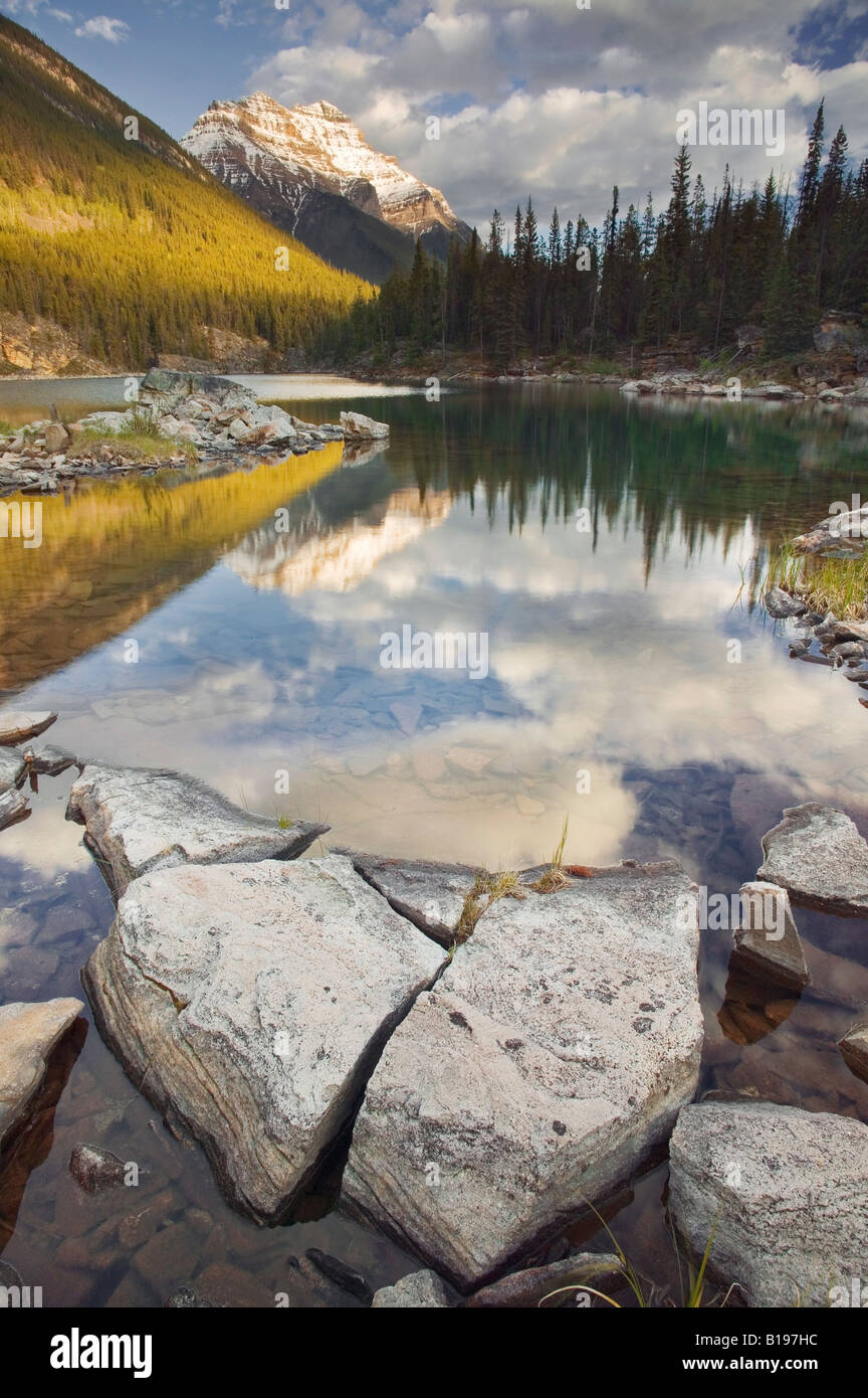 Horseshoe Lake and Mount Kerkeslin, Jasper National Park, Alberta ...