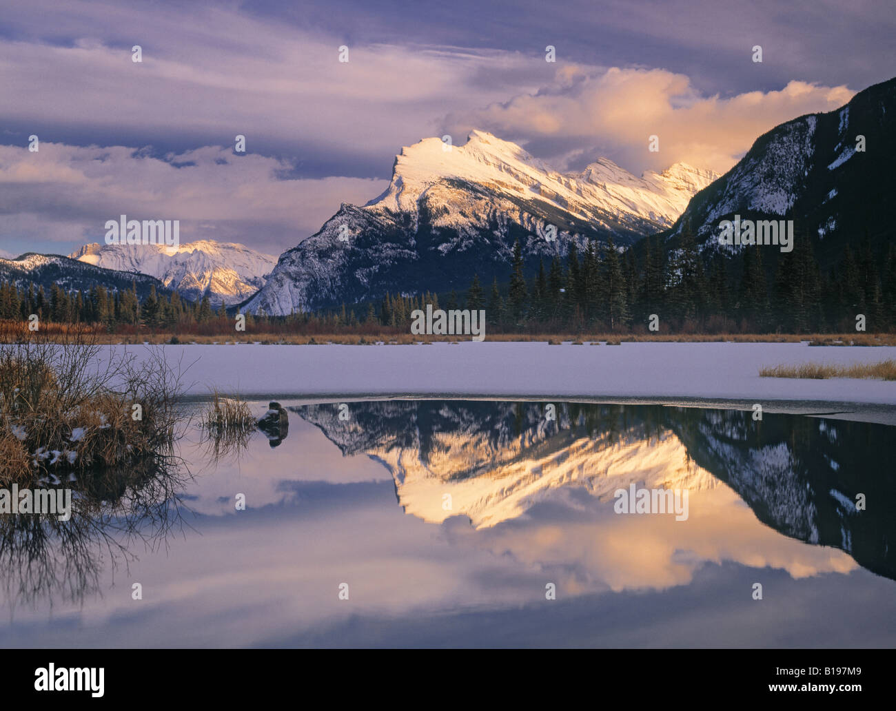 Mount rundle and vermilion lakes in winter hi-res stock photography and ...