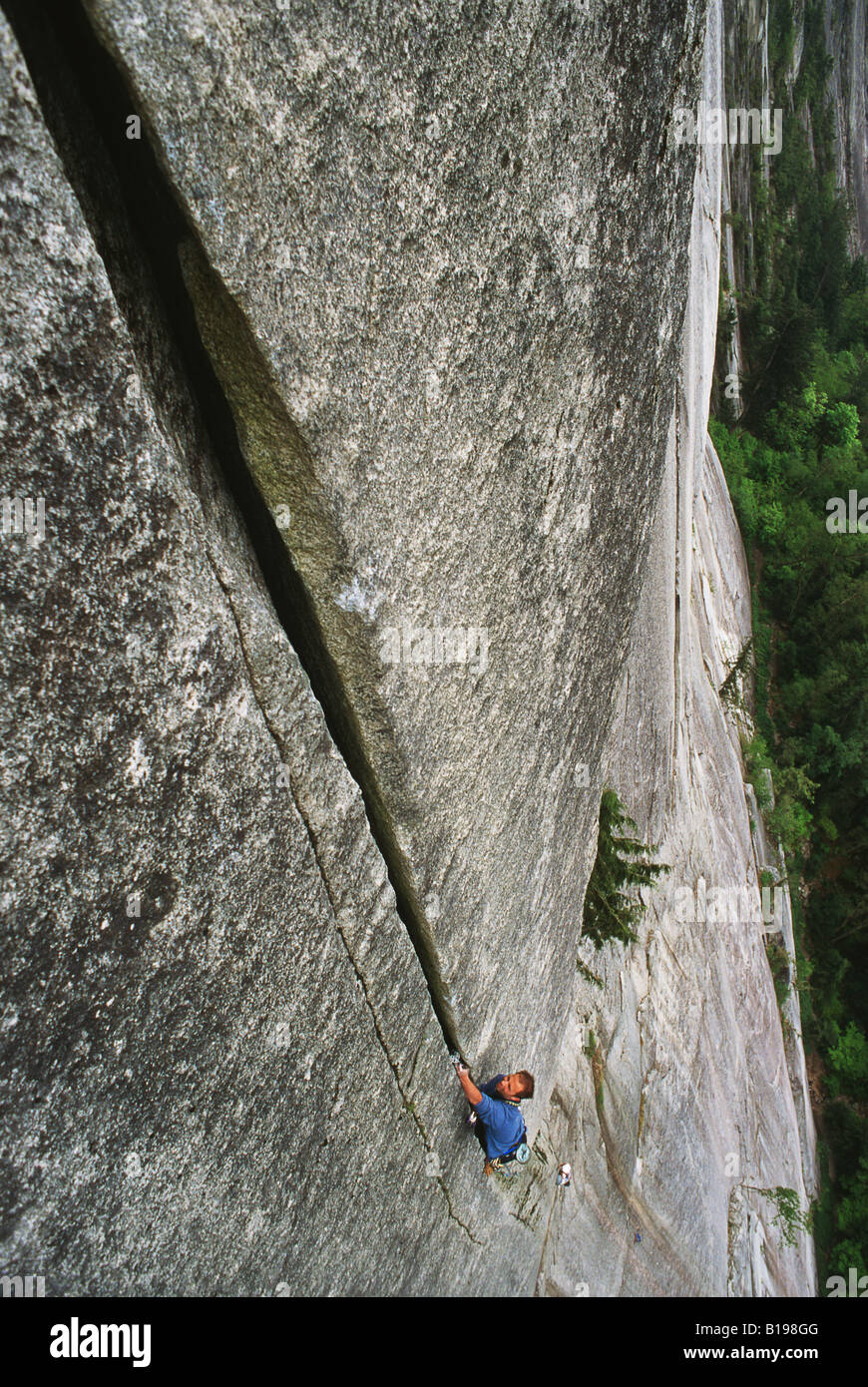 Left side of face hi-res stock photography and images - Alamy