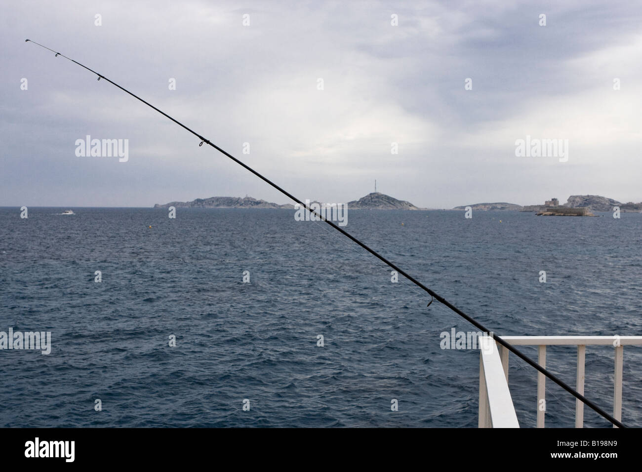 Waiting fish hi-res stock photography and images - Alamy
