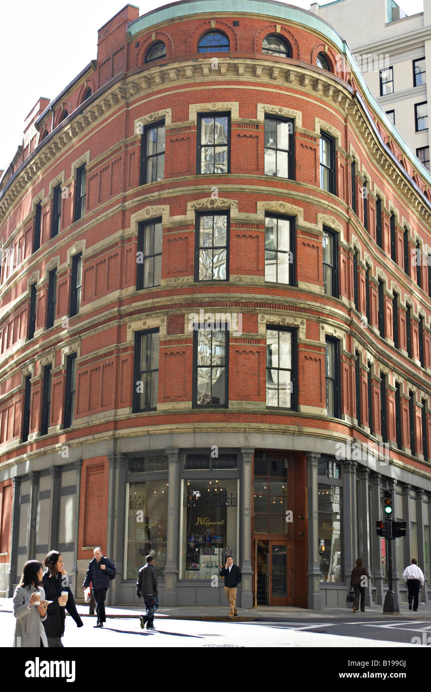 MASSACHUSETTS Boston Curved building in downtown financial district ...