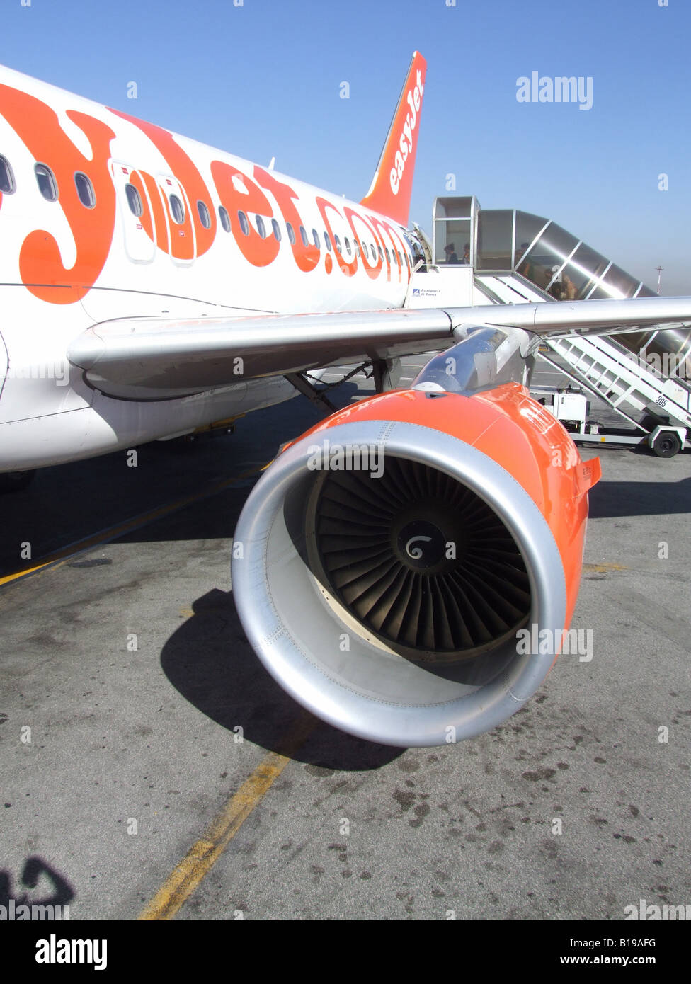 Easyjet passengers getting off hi-res stock photography and images - Alamy