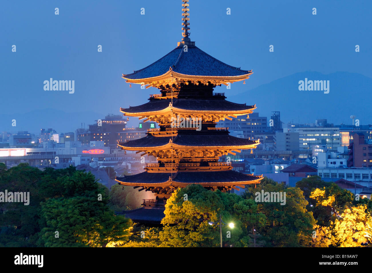 Toji temple glowing in the evening Kyoto Japan Stock Photo - Alamy