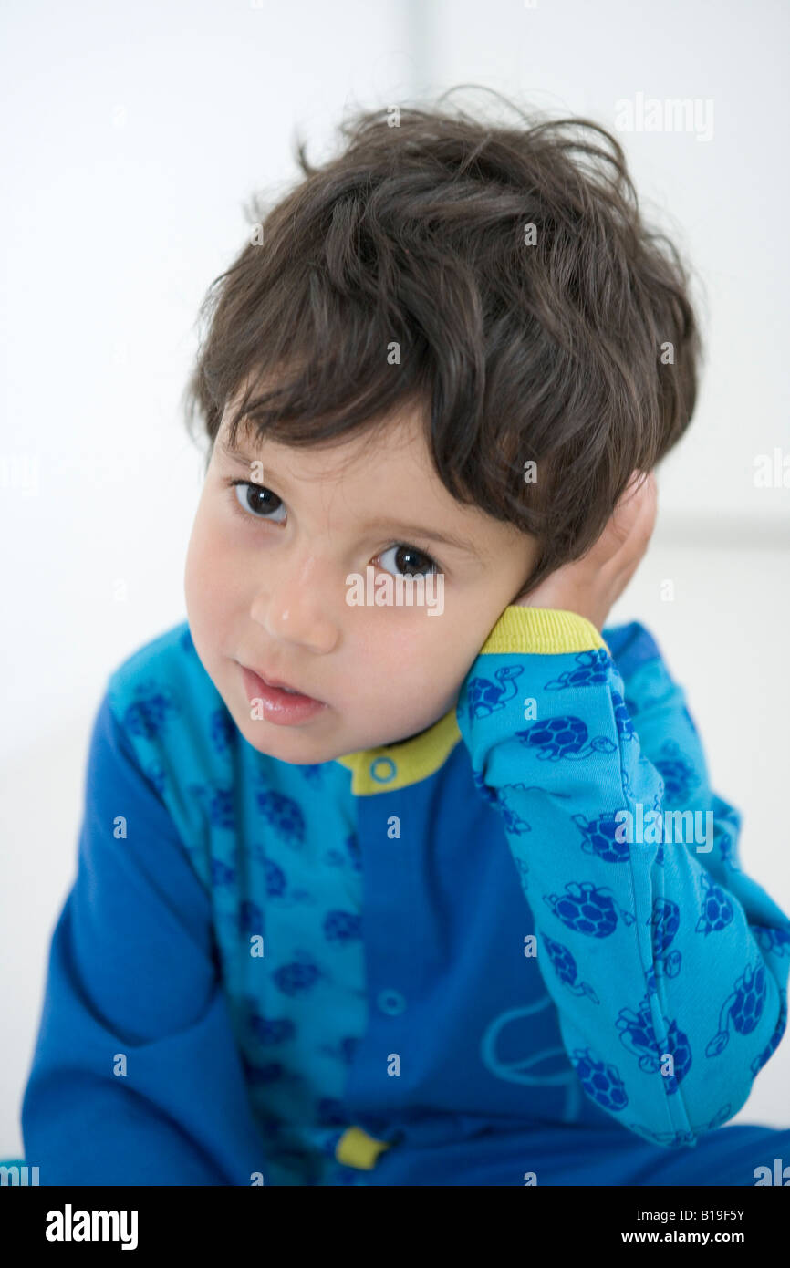 Toddler with earache Stock Photo - Alamy