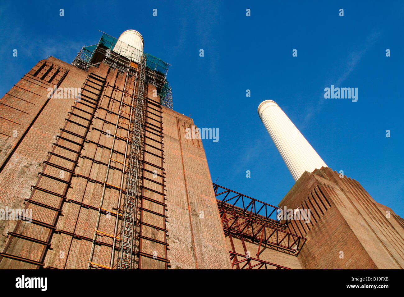 Battersea power station towers hi-res stock photography and images - Alamy