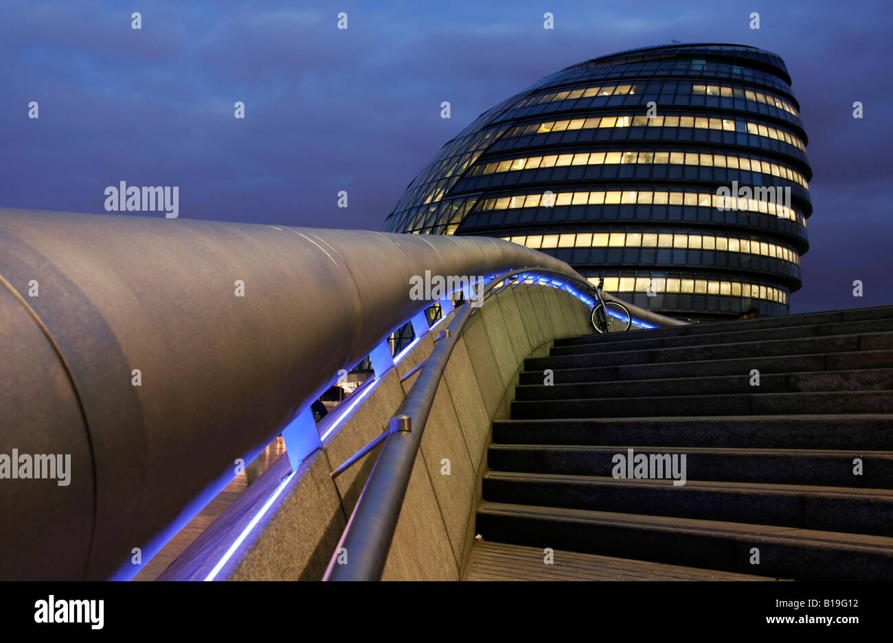 England, London. City Hall designed by architect Norman Foster Stock ...