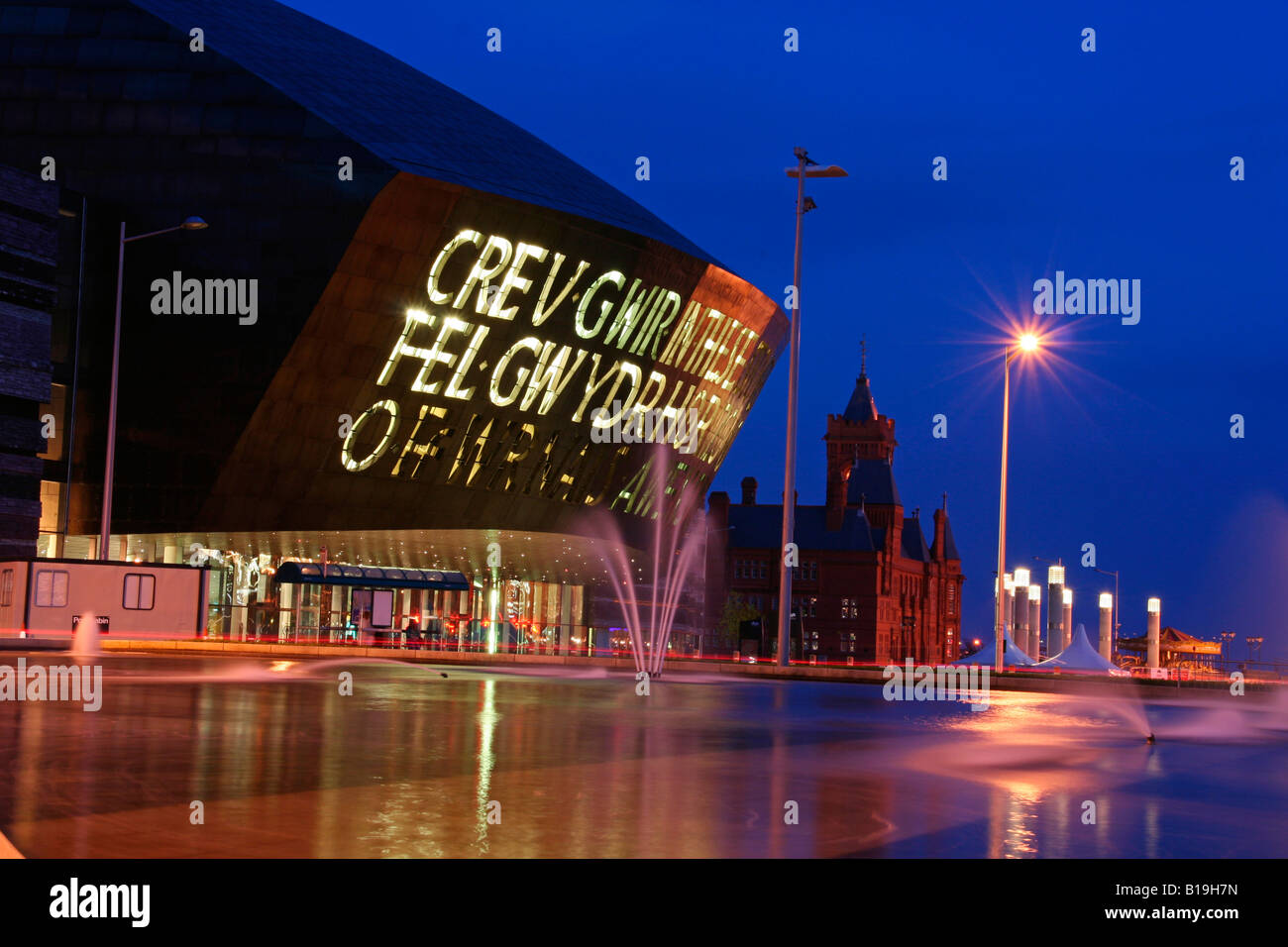 Wales, Cardiff, Cardiff Bay. The Wales Millennium Centre Stock Photo ...