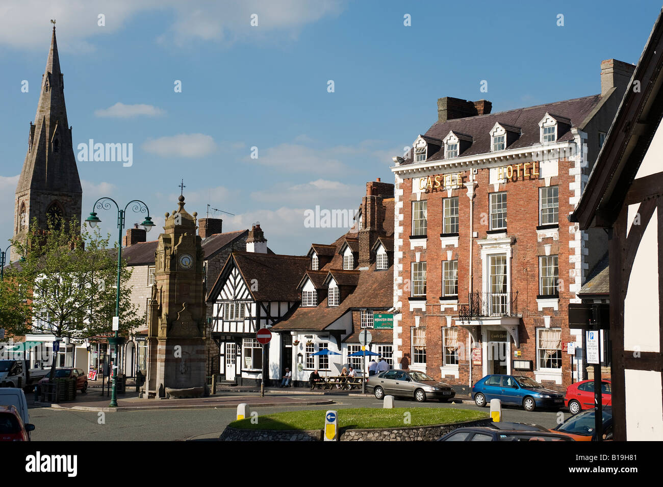 Wales, Denbighshire, Ruthin. Castle Hotel, formerly the White Lion, is ...