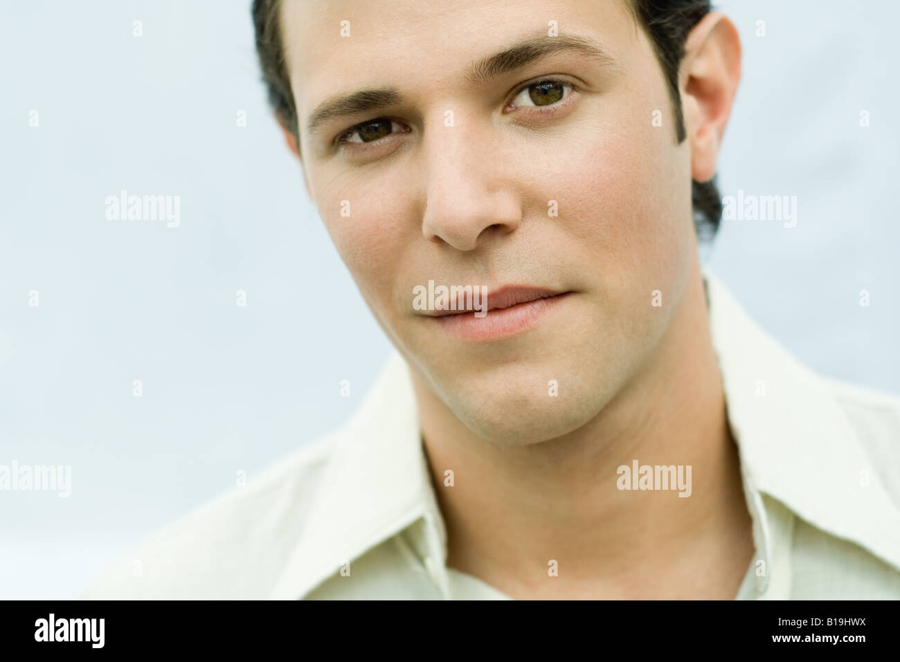 Man smiling at camera, portrait, cropped Stock Photo - Alamy