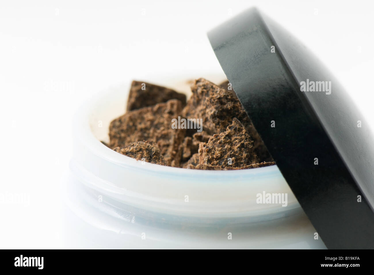Small chunks of chocolate hi-res stock photography and images - Alamy